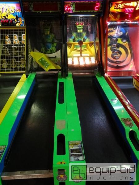 (2) Dunk n' Alien By ICE Skee Ball Machines ... | Zonkers Play Place ...