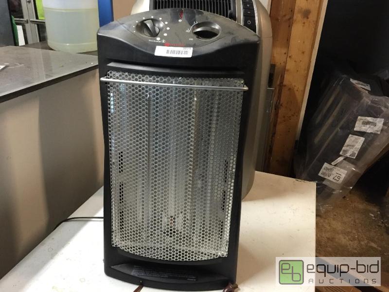 Utilitech 5,118-BTU Quartz Radiant Compact Personal Electric Space ...